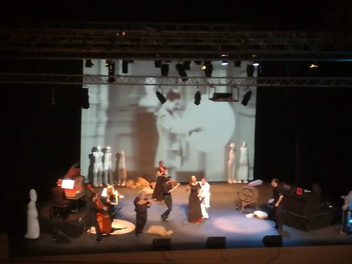 A TRAVÉS DE LA CULTURA: FREE BACH 212 ES UN VISTOSO ESPECTACULO FURERO ...