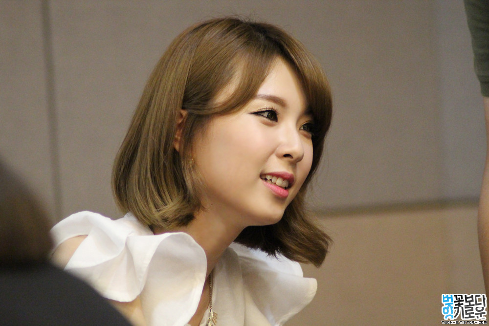 Nine Muses : 130622 Nine Muses - Wild Goodbye Fansign@Pyo Hyemi Part 1