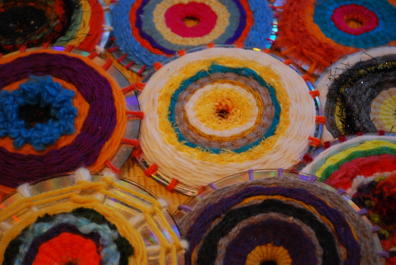 Make It... a Wonderful Life: CD Weaving Tutorial