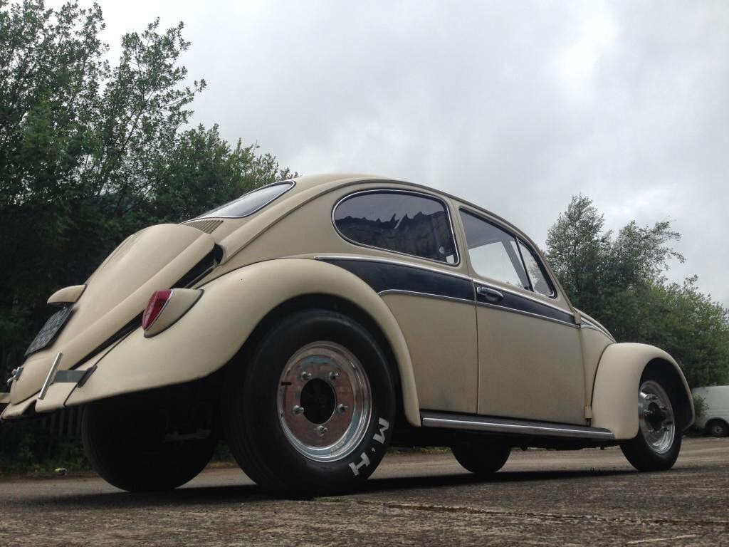 Vochocinema: Australian Flash Trim Drag Race Bug