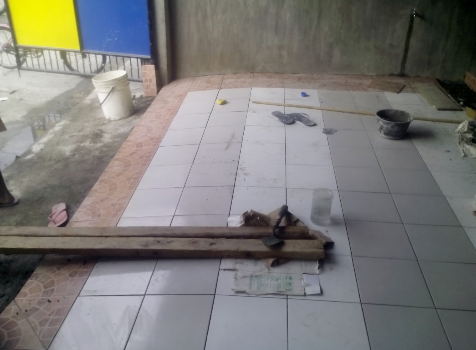 BUILDER'S JOURNAL: TILE INSTALLATION: CONCRETE DRY PACK METHOD