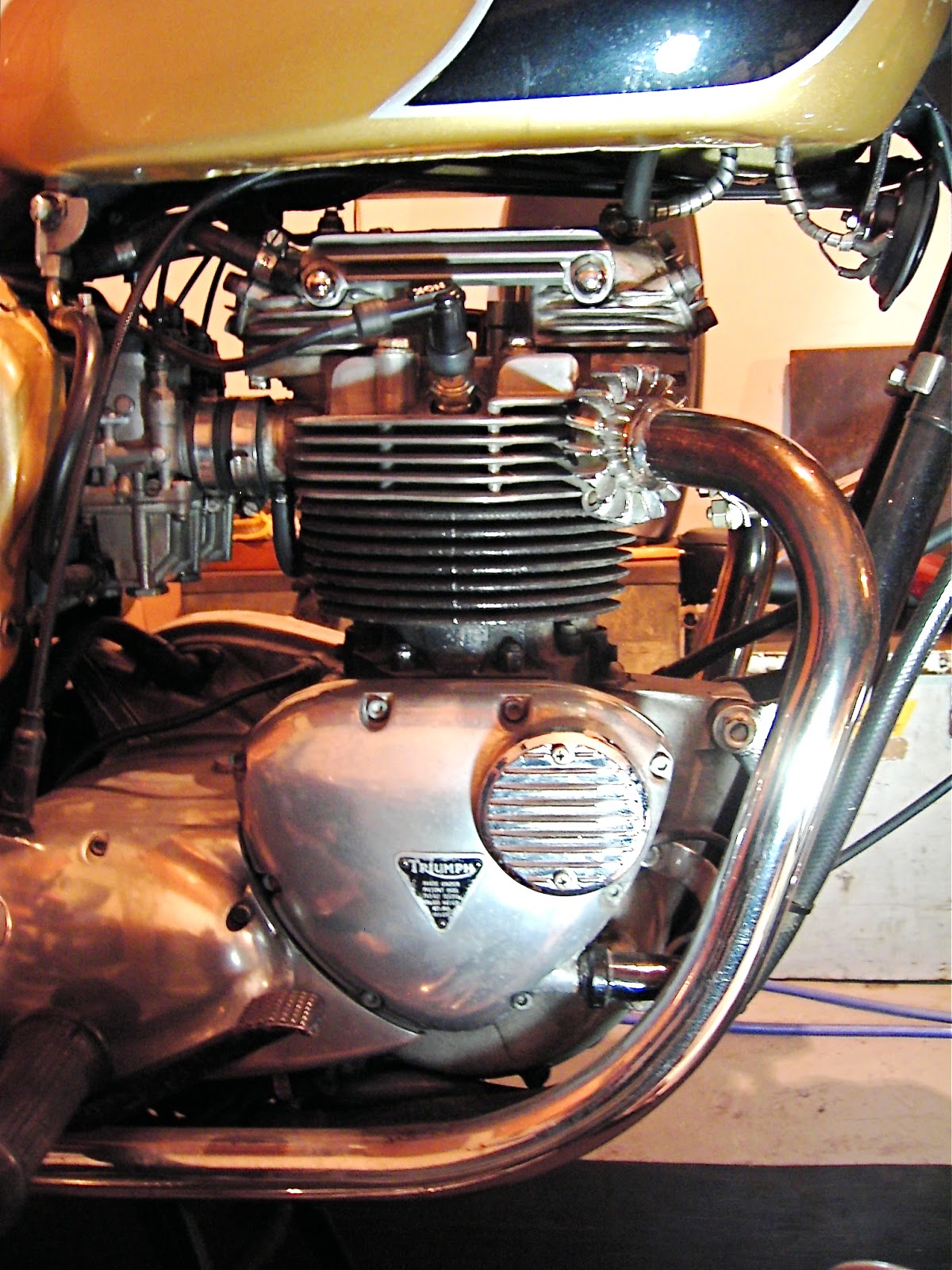 Short time long trip: KさんTriumph T140 Rocker Box Oil Feed