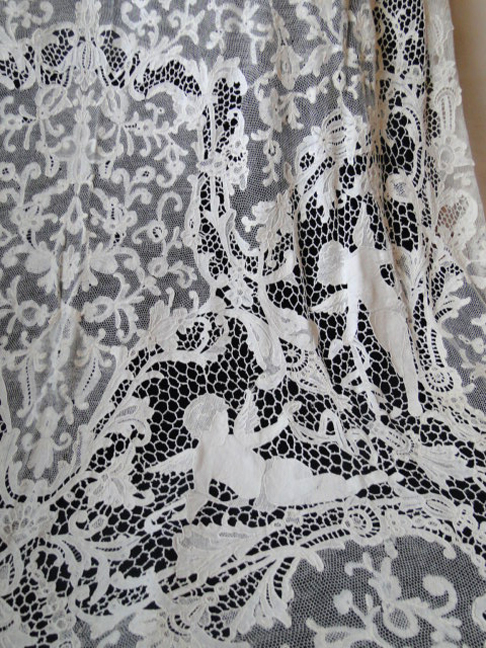 Buyer & Seller of Antique Lace, Fine Linens, Vintage Clothing, Haute ...