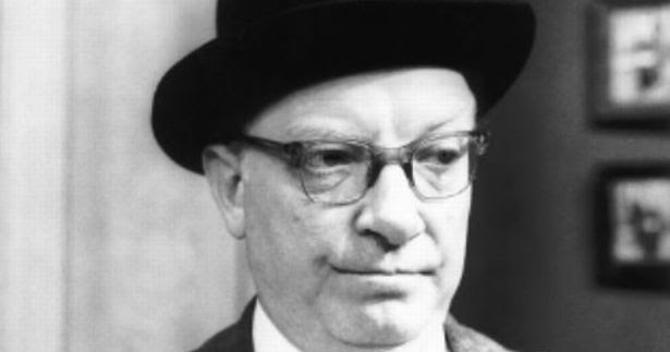 Coronation Street Blog: Remembering Arthur Lowe in Coronation Street