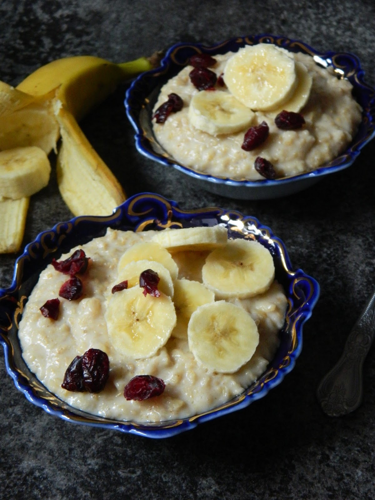 Weekend Passion: Terci de ovaz cu banane si merisoare