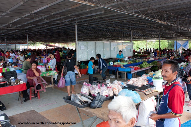 Borneo Reflections: Tamu - Nabawan Town
