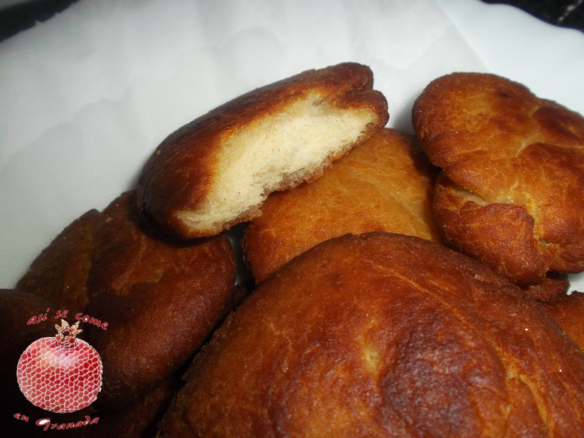 Así se come en Granada.: Sopaipas cordobesas