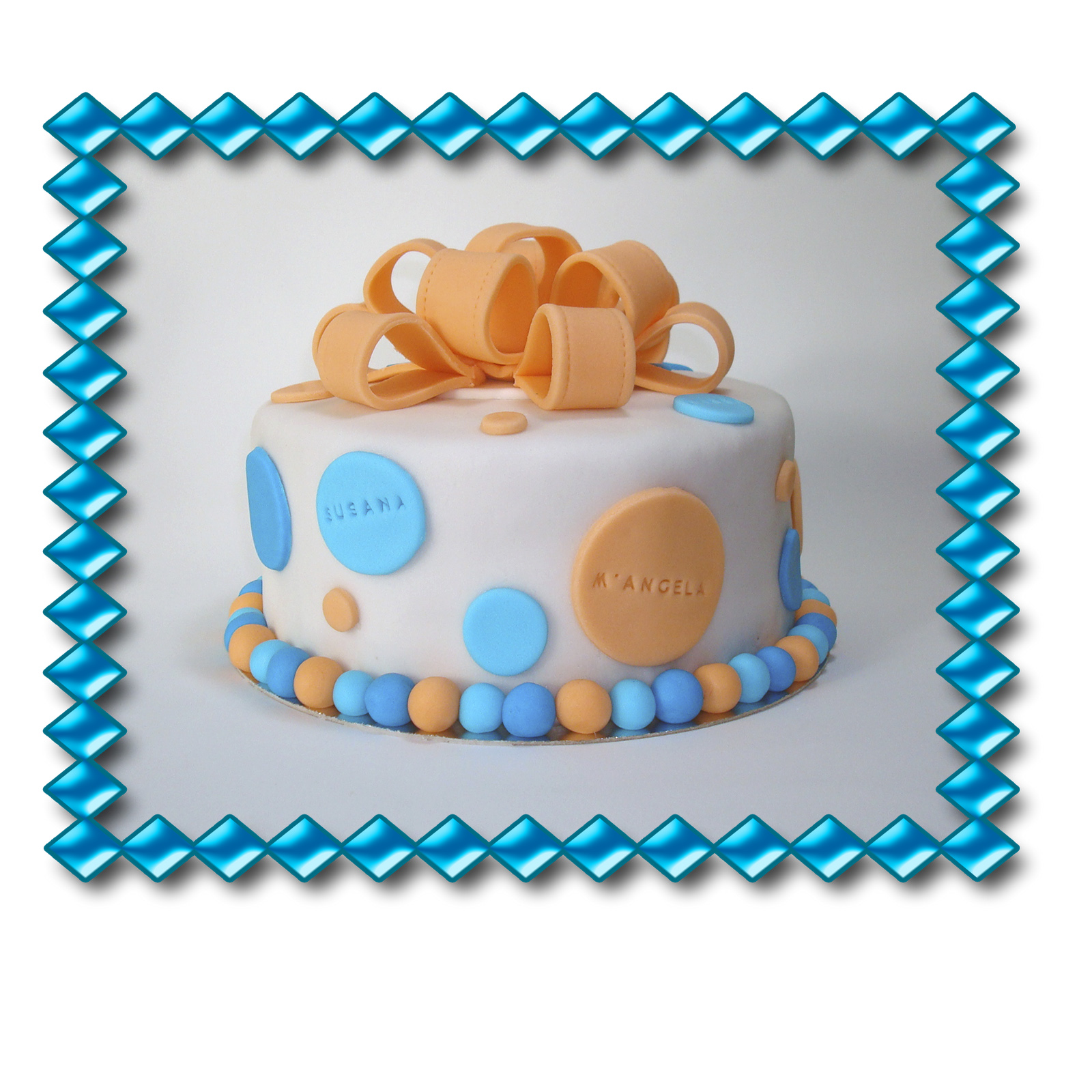 Monsucre: UN PASTÍS PER A QUATRE