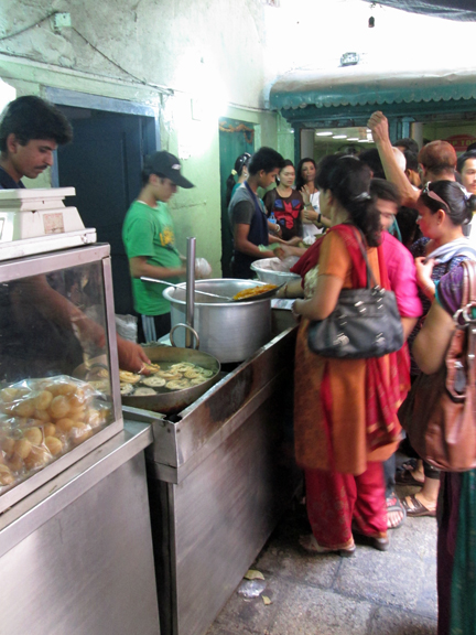 KathmanDoings: Secret samosa stand