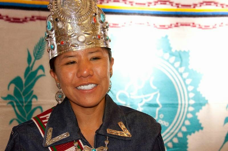 White Wolf : Miss Navajo commemorative shawl honors all Diné women (VIDEO)