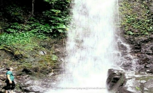 Mandi di Air Terjun Batu Basurek Bisa Hilangkan Penyakit - Medianers