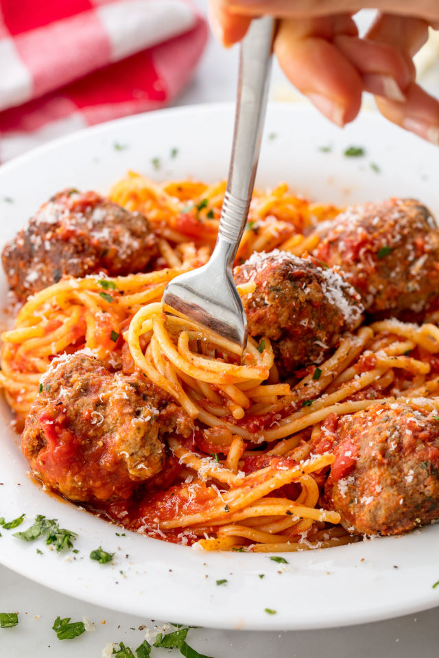 Lona's Kitchen: Spaghetti and Meatballs