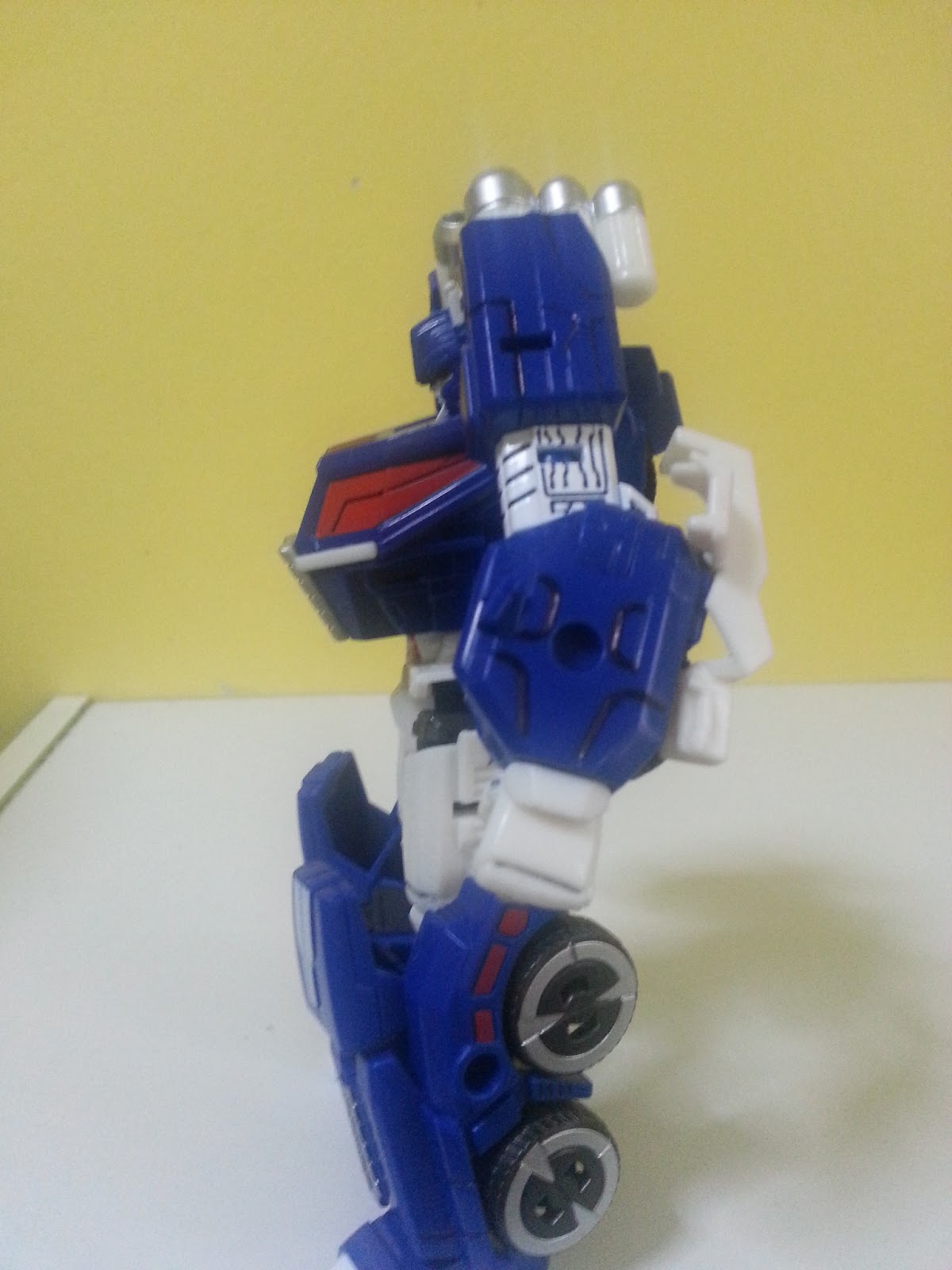 Lightning Quantum's Base: Review : Transformers Generations Ultra ...