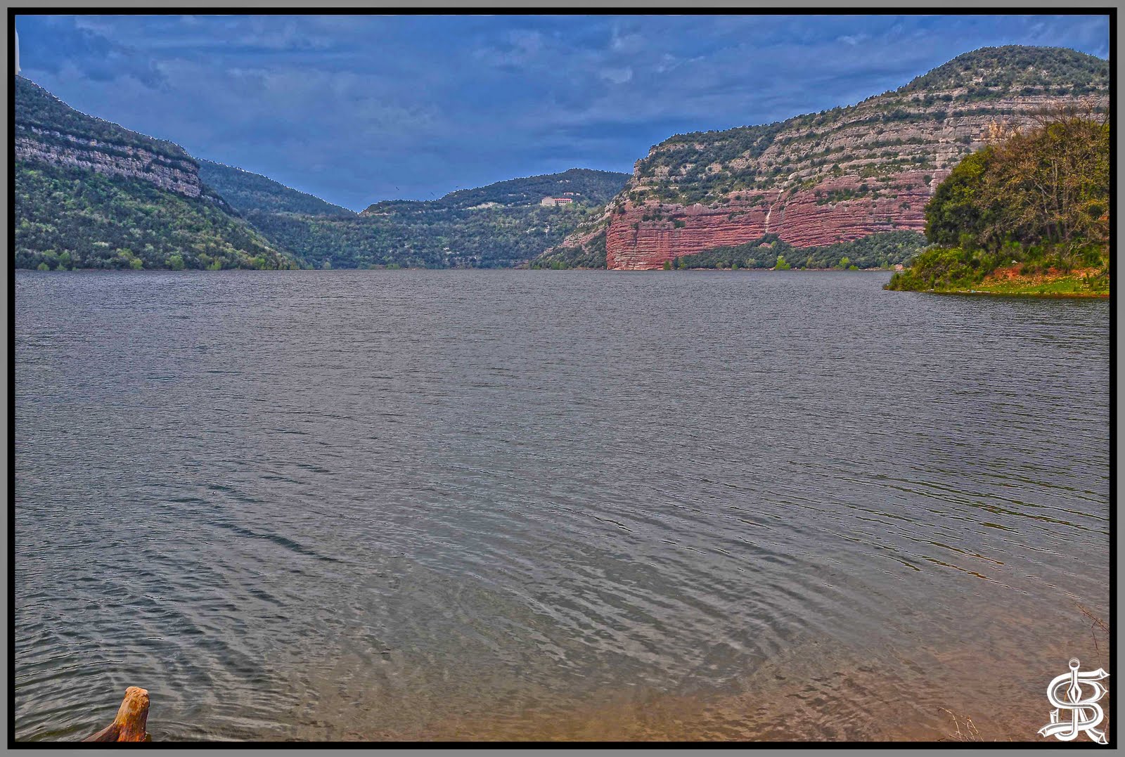 RECUERDO Y HUELLA DE UN PASADO: UNA JORNADA EN EL EMBALSE DE SAU.