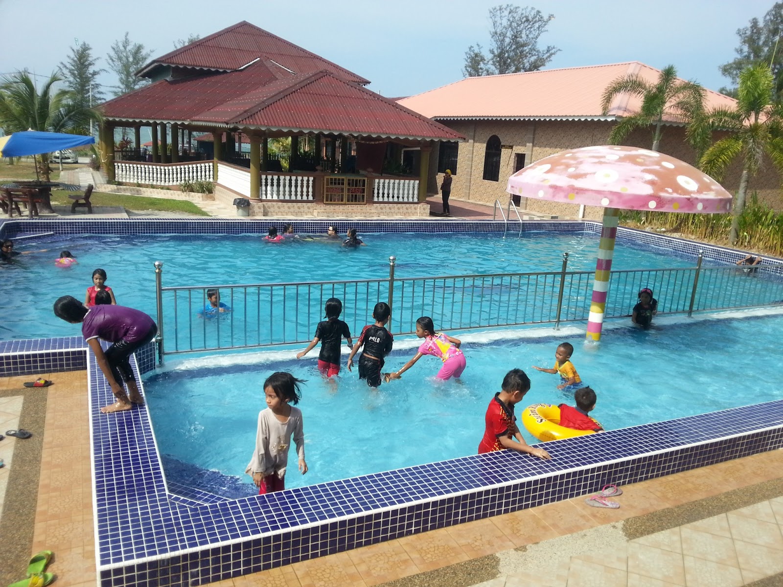 La Dolce Isriah ...: Air Papan Beach Resort, Mersing