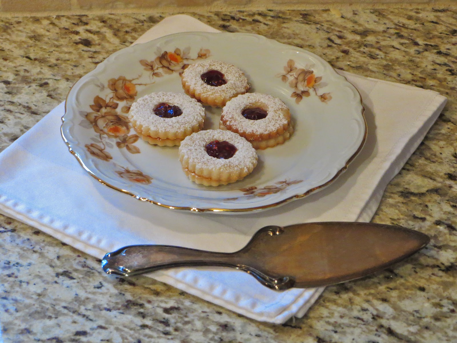 Kitchen Cactus Spitzbuben Swiss Butter Cookies With Jam