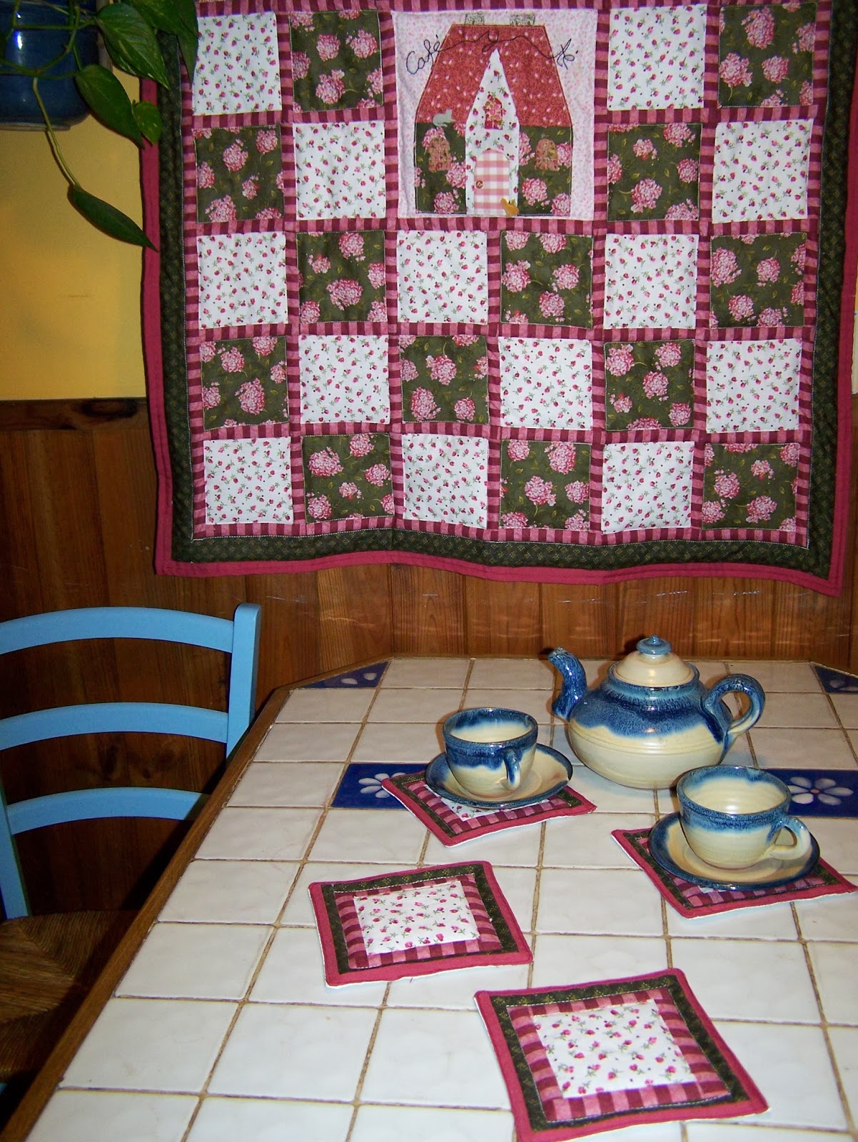 la petite maison de patchwork : manteles individuales y quilt para café o té. Nappe Tablecloth