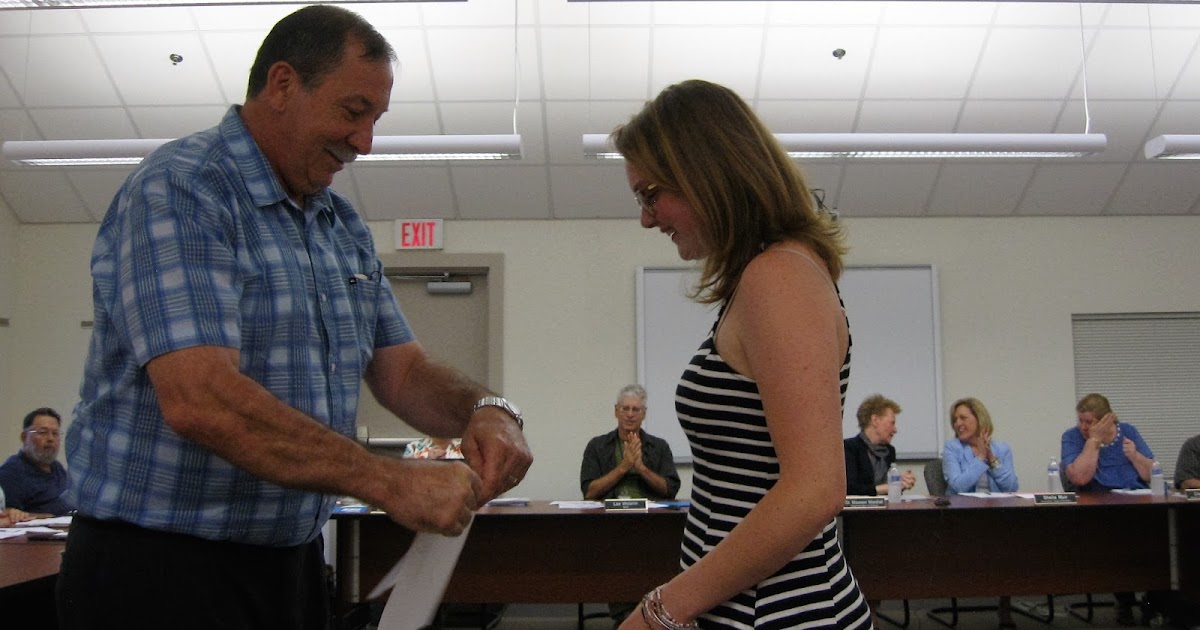 The Eggspert: The First Annual Country Hen Scholarship Award 2016