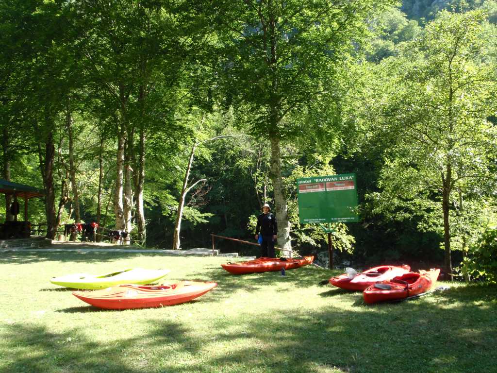 Romania vazuta din caiac: Caiac în Muntenegru, 3 zile pe Râul Tara