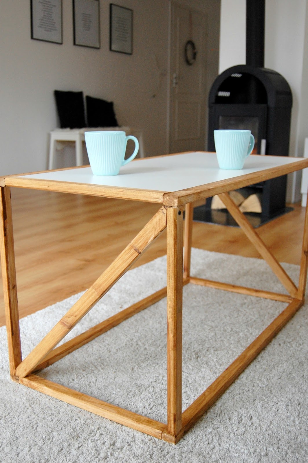 STOLIK KAWOWY DIY | BETWEEN MY WALLS