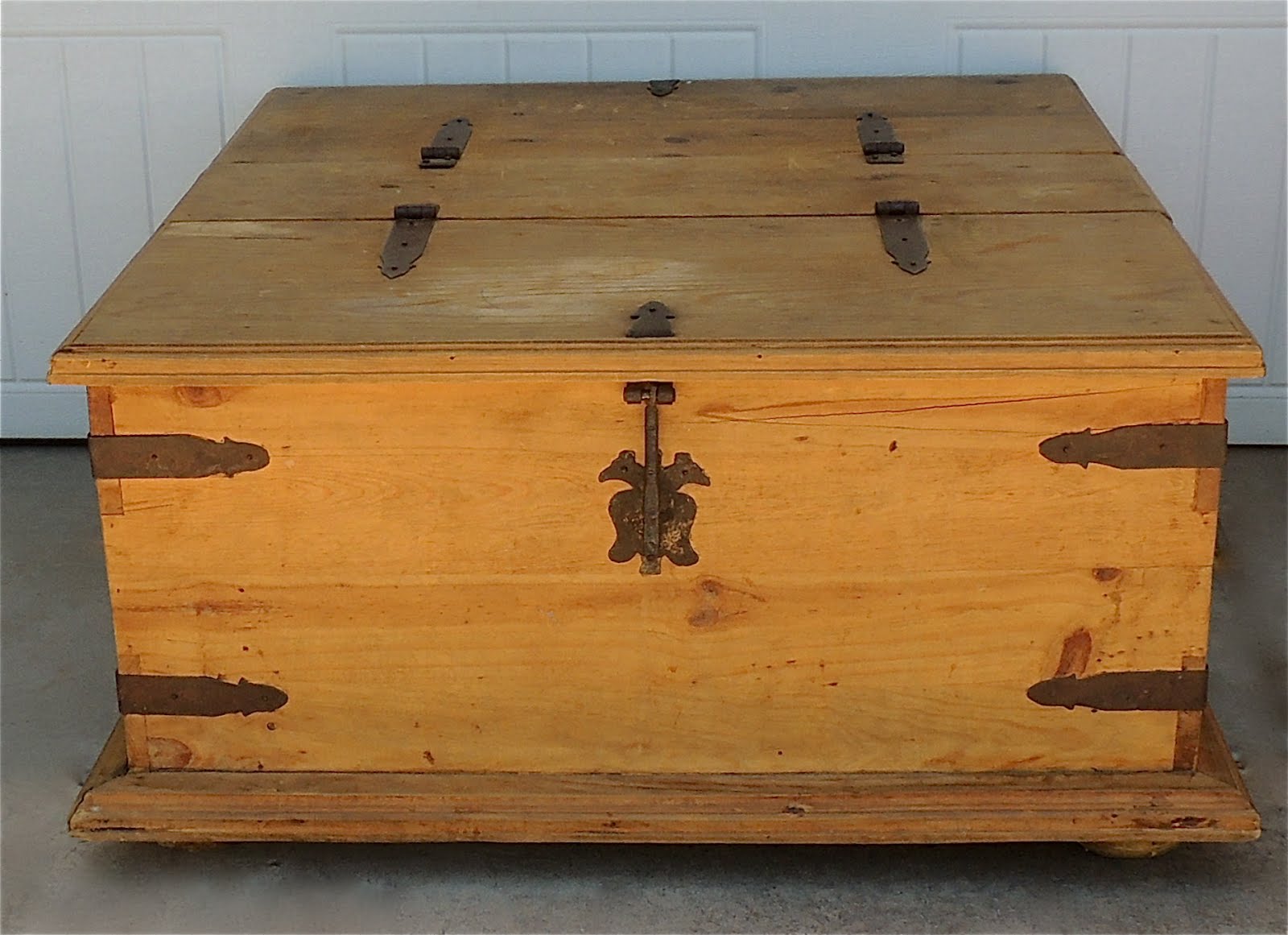 The Backyard Boutique by Five to Nine Furnishings: Rustic Pine Coffee ...