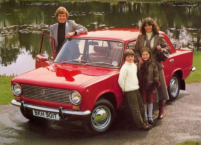 55 Interesting Vintage Advertising Posters of Soviet Cars From the ...