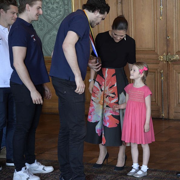 Princess Victoria, Estelle and Oscar met with Tre Kronor