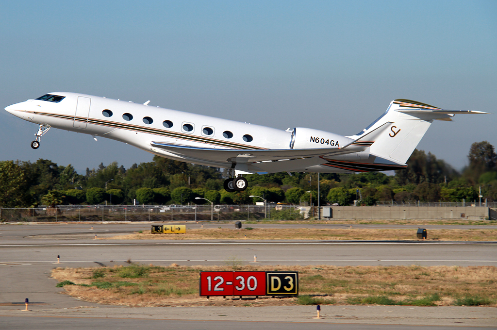 Aero Pacific Flightlines: Gulfstream G650 departs Long Beach
