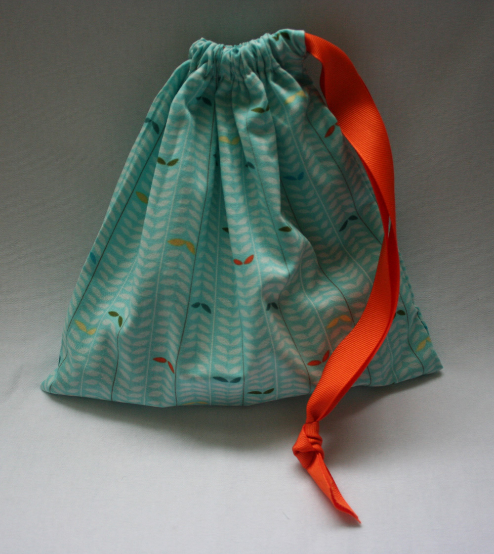 eat your p's and q's: easy-to-make drawstring bags