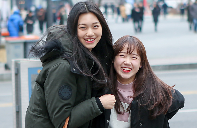 Choi Yoojung and Kim Doyeon of I.O.I will debut as members of a 8 ...