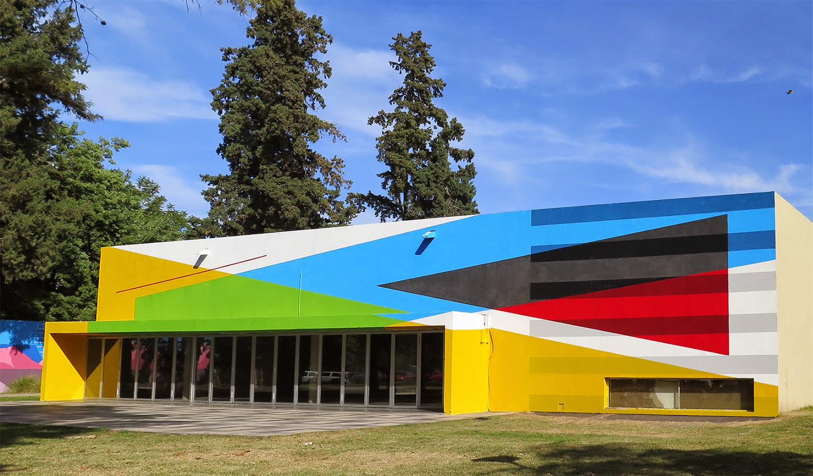 “Breaking the Structure” a new mural by Elian in Cordoba, Argentina ...