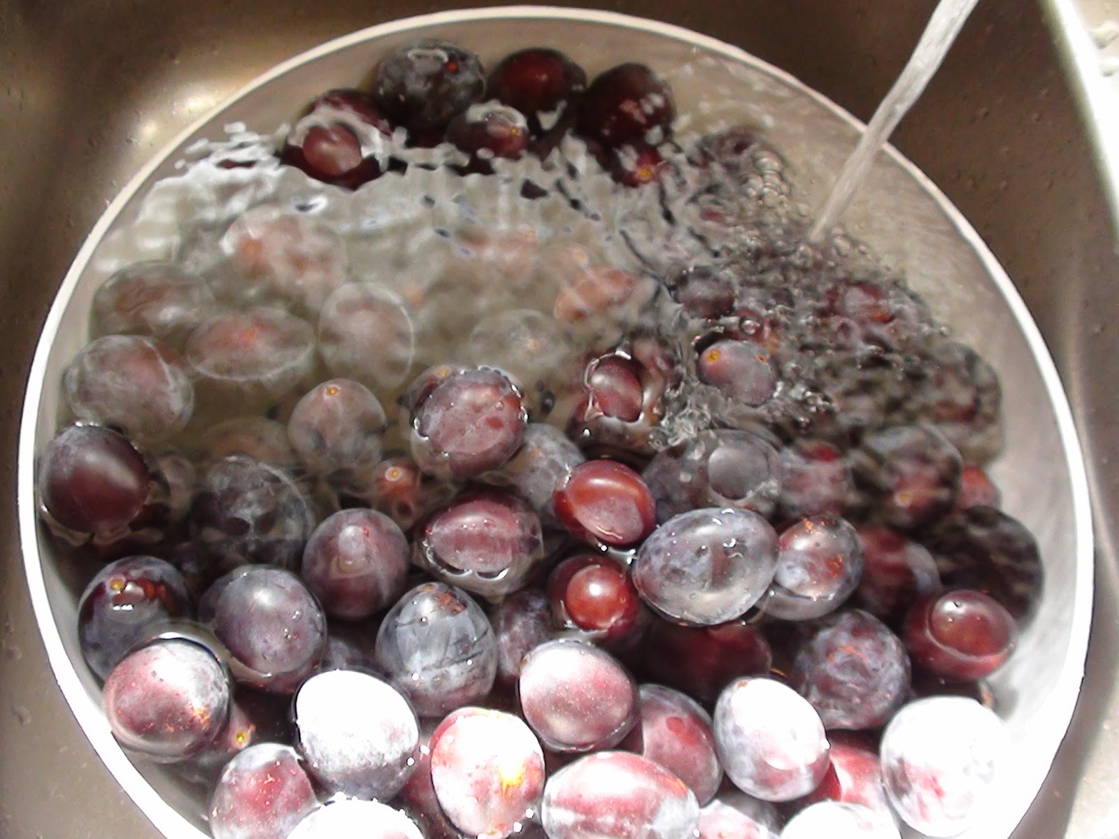 zsuzsa is in the kitchen: OVEN DRIED PLUMS
