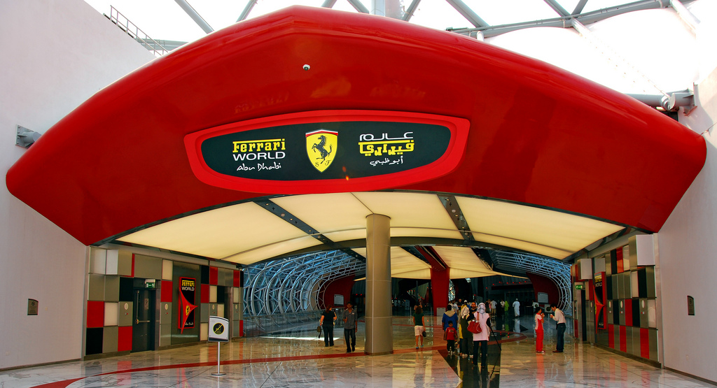 TVL: Ferrari World, o parque temático da Ferrari