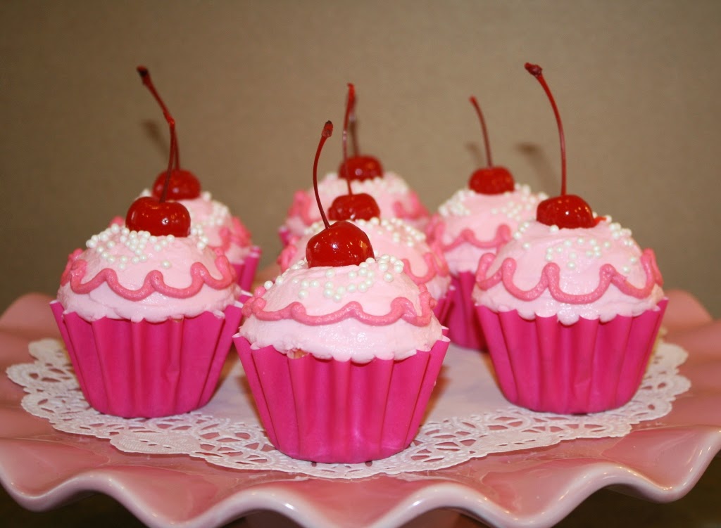 Party Cakes: Pinkalicious Cupcakes!