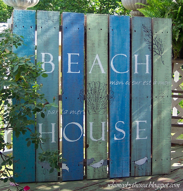 Coastal Charm: Pallet Art