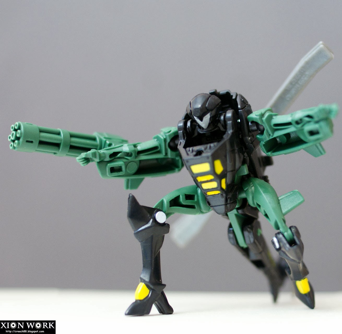 一眼看穿: Transformers Generations Thrilling 30 - Mini-Con Assault Team ...