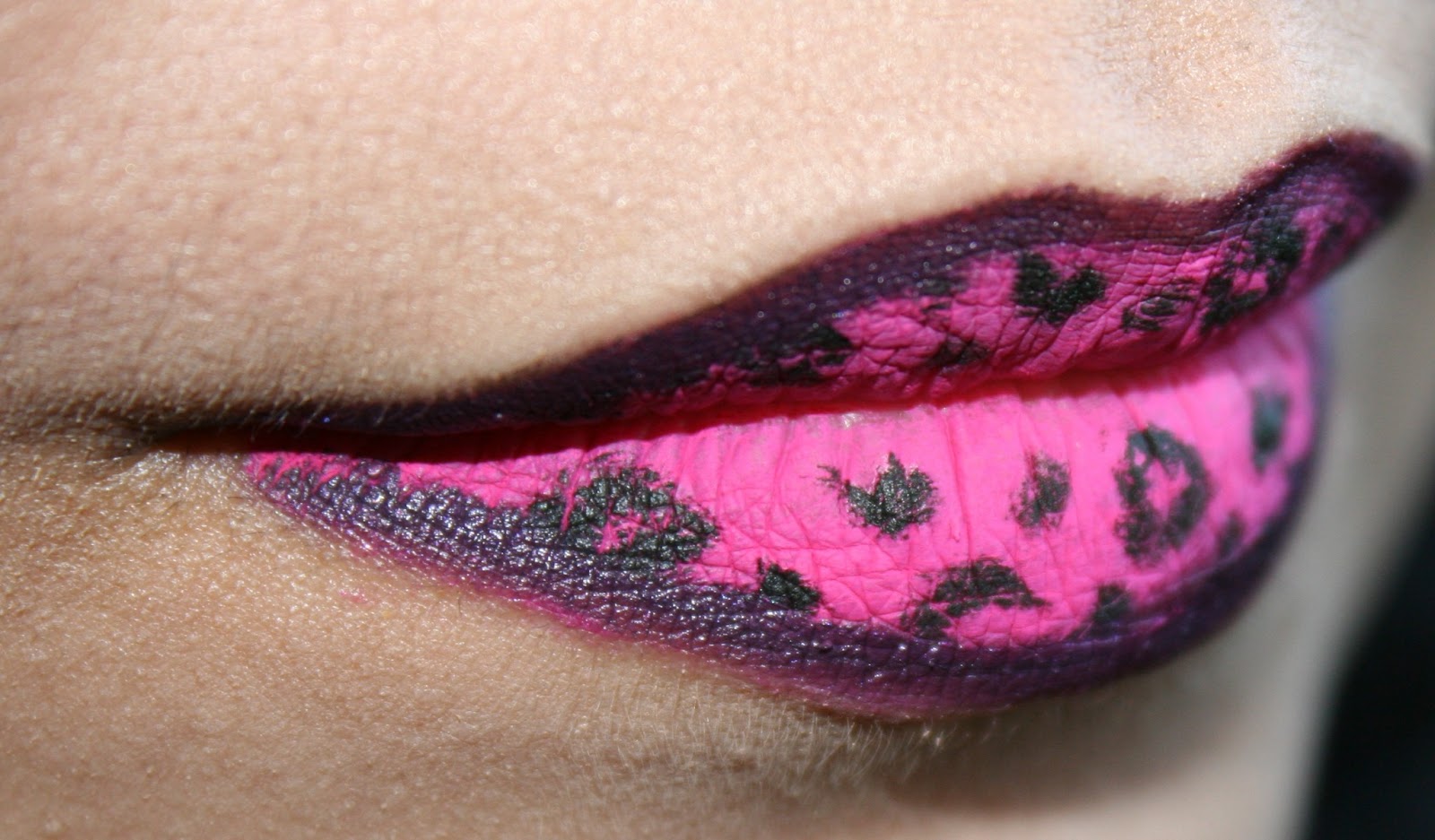 The Gilded Lily: Leopard print lips (In hot pink!)