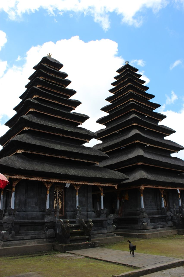 ug-uncensored: The Mother Temple of Bali