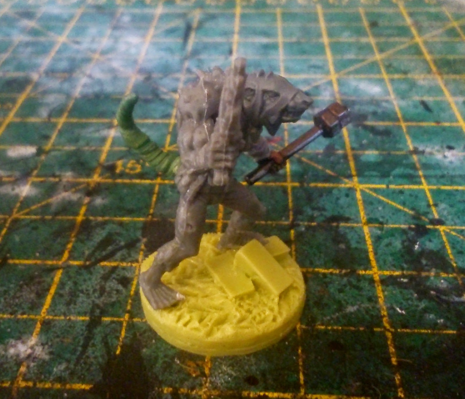 Oldhammer on a budget: Space Skaven/Scavvy Mutant WIP