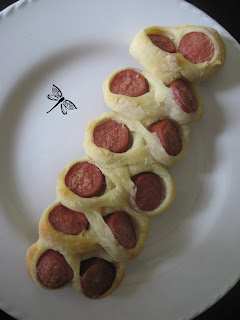 Libellule et ses spatules: Petits pains aux saucisses