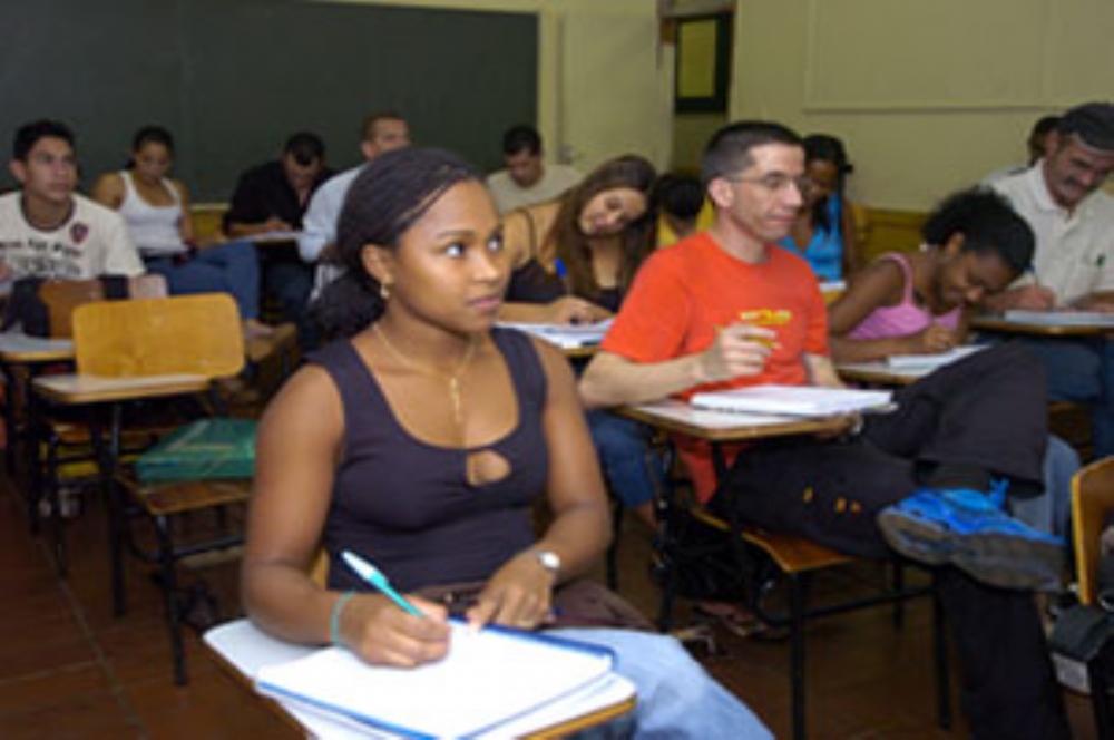 Aprender Construindo: Cultura e história africanas chegam às escolas ...