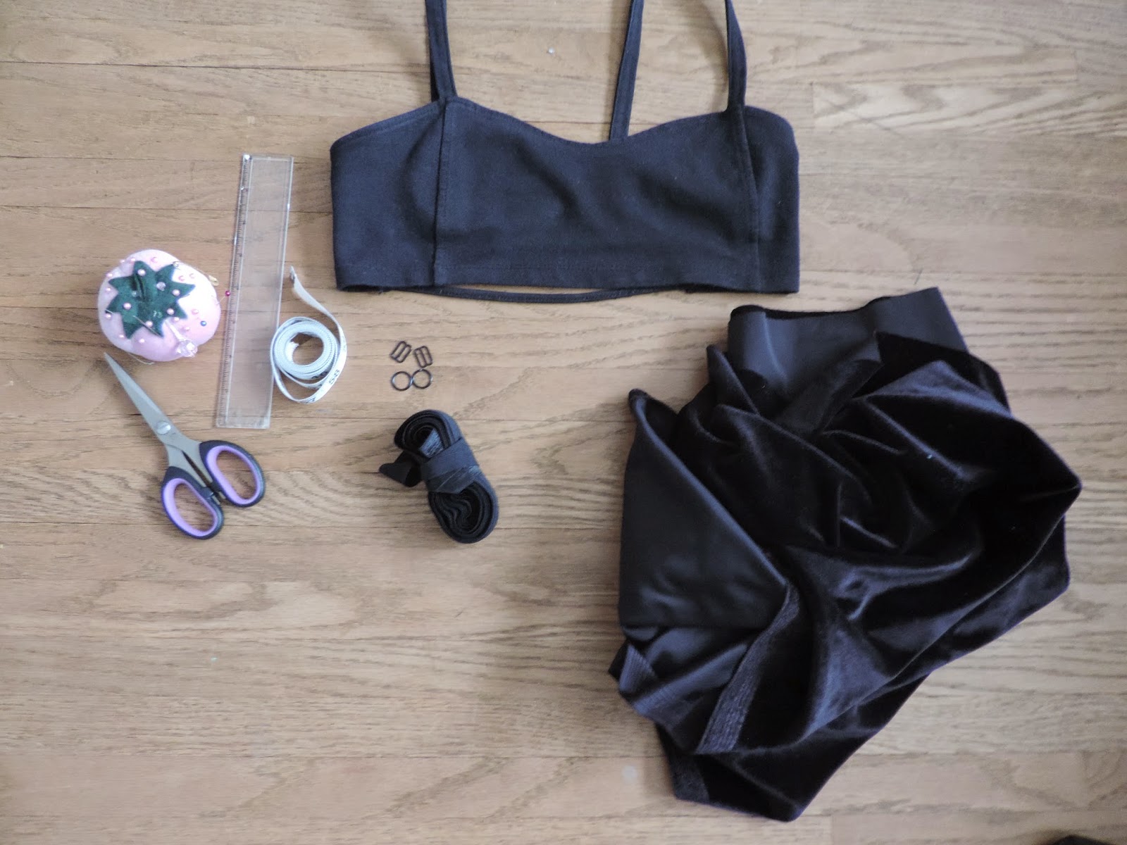 vintage rose : DIY: One Teaspoon Caged Bra