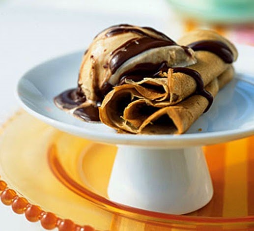 DULCES CON RECETA: CREPES CON HELADO Y CHOCOLATE