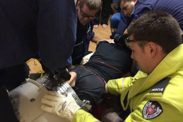 Australian man trapped in washing machine for 3 hours!
