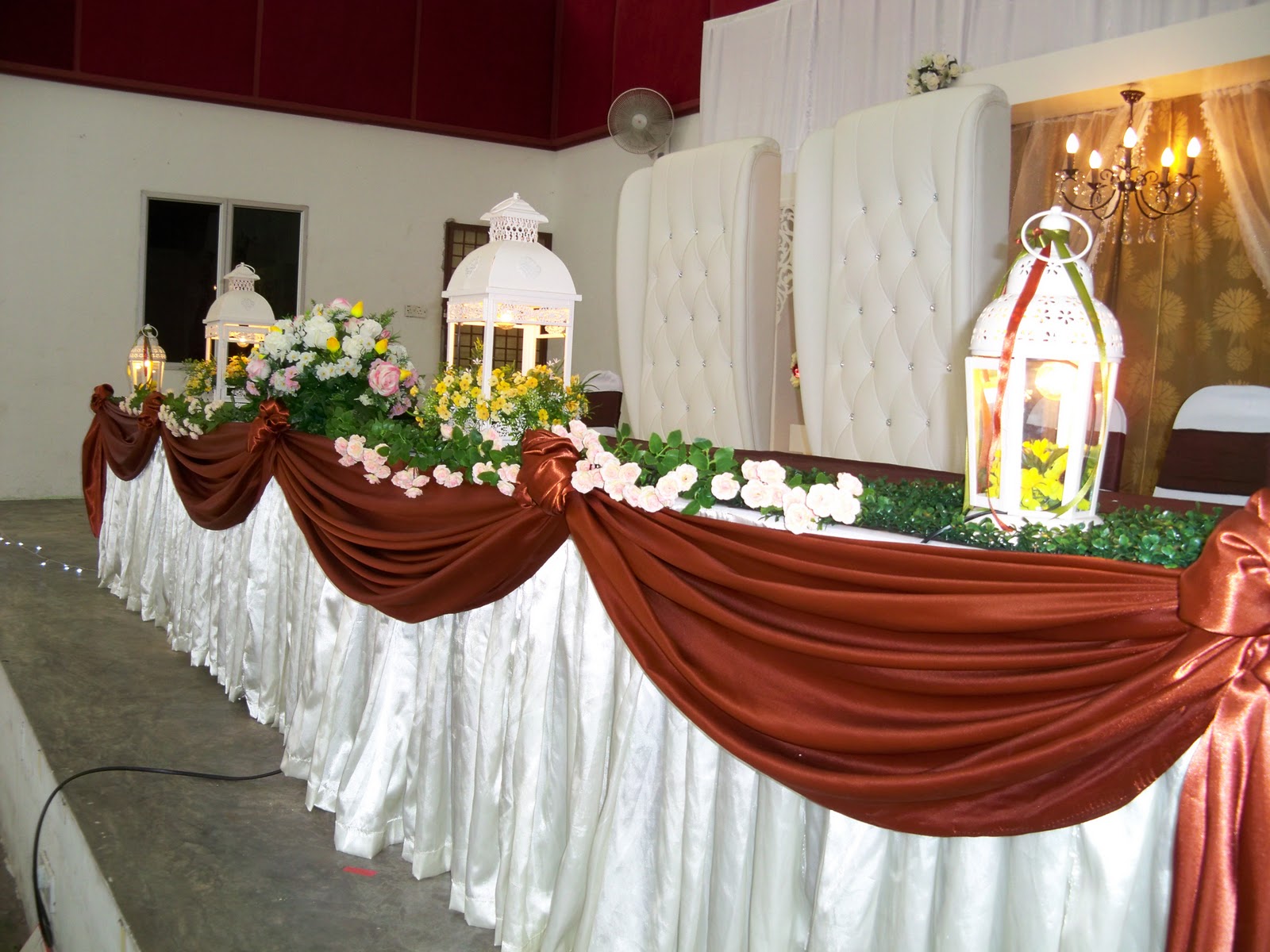 gambar meja makan beradab pengantin