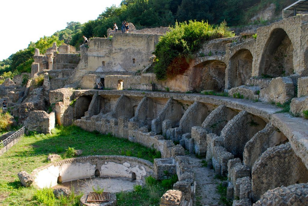 BAIA: LA CIUDAD DE LA LUJURIA DE LA ANTIGUA ROMA QUE SE TRAGÓ EL MAR