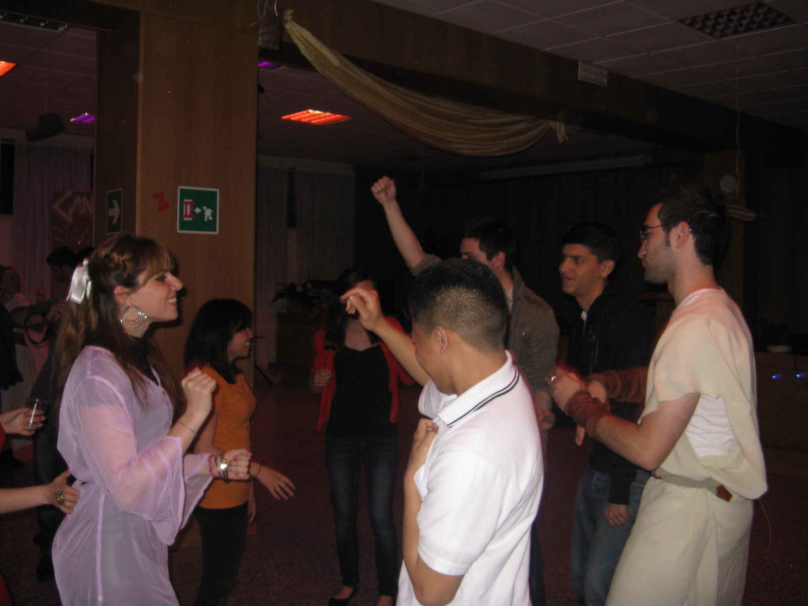 Serving in Rome: Festa Antica Romana! (Ancient Roman Party!)