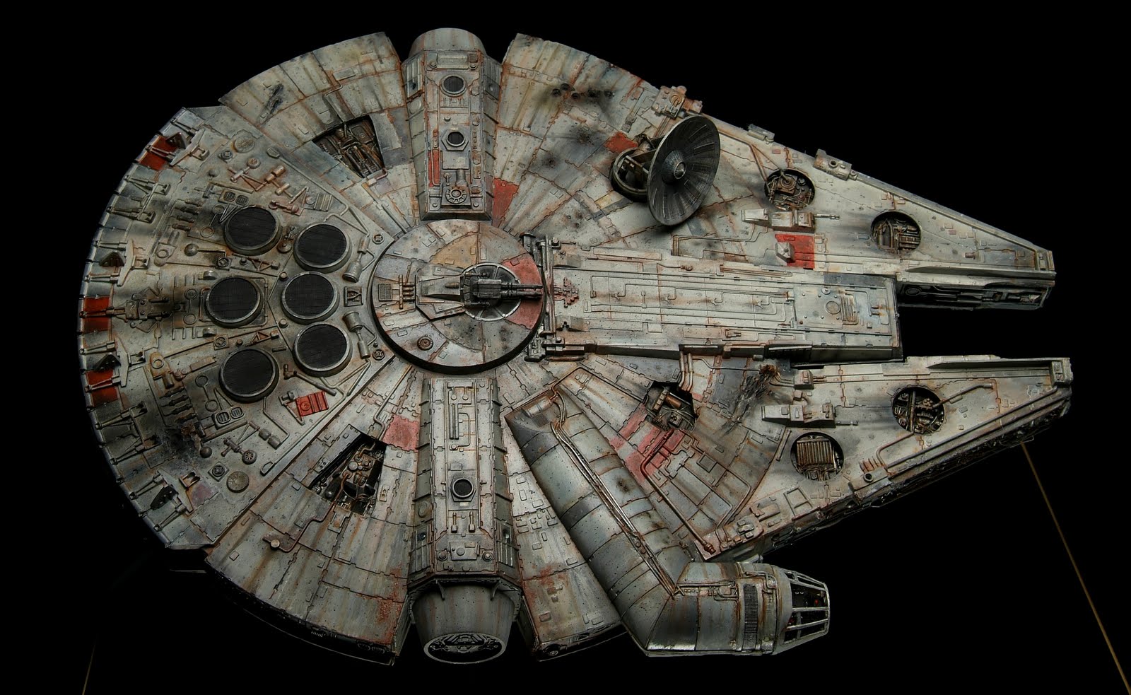 RO-LIGHTSABERS: MODEL GALLERY: YT-1300 Millenium Falcon