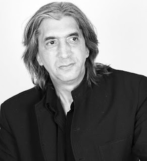 Sandu: PE-O CRUCE DE FEREASTRA