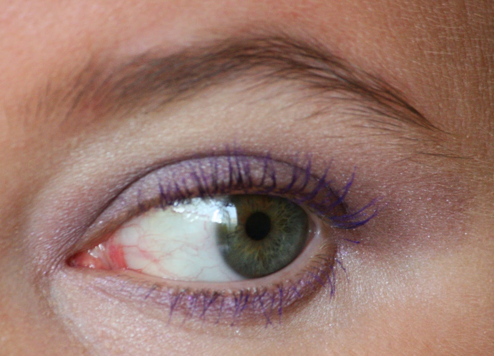 Die Zauberin Zebulon: Violet on Violet Eye MakeUp using 12 Beautiful ...